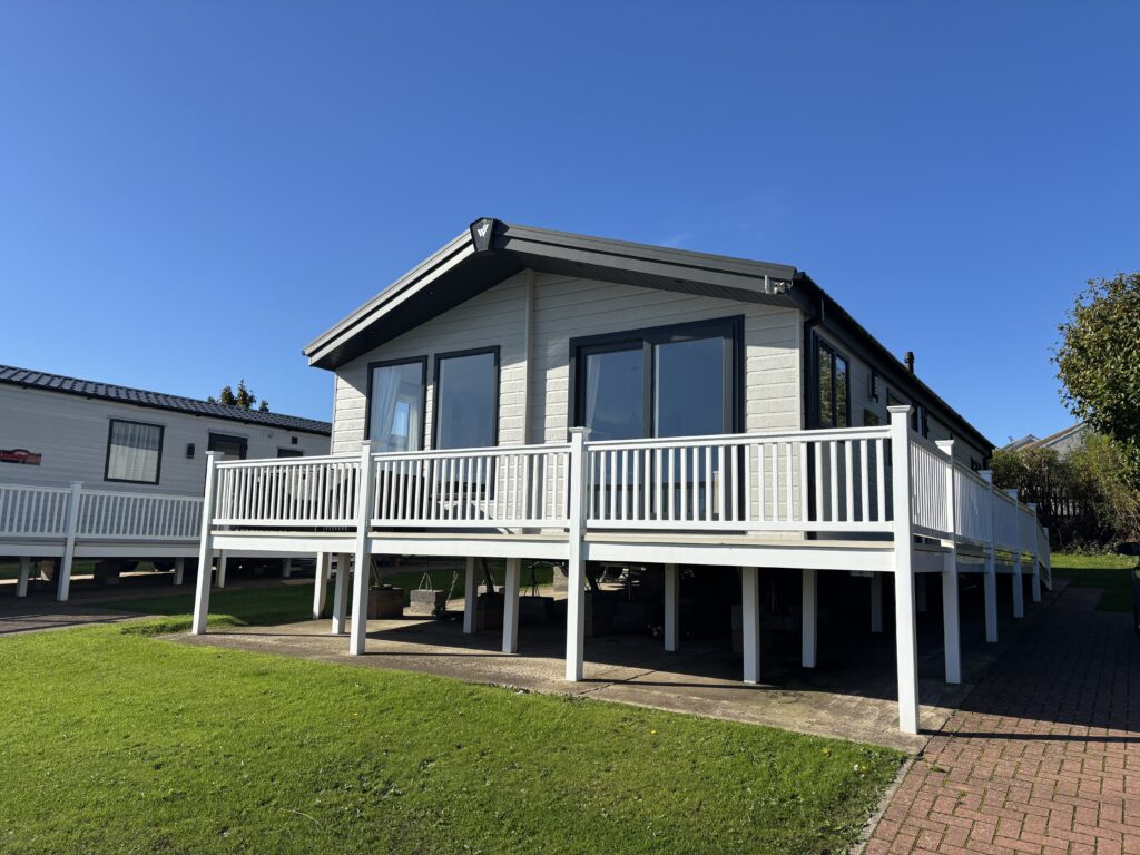2024 Willerby New Holland Lodge Fully Decked 2 Bedrooms